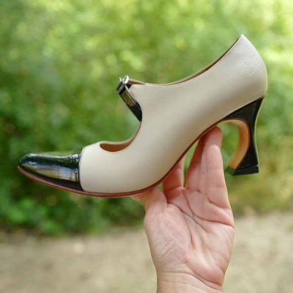 John Fluevog | Shoes | Nwot John Fluevog Malala Mary Jane Heel Sz 85 ...